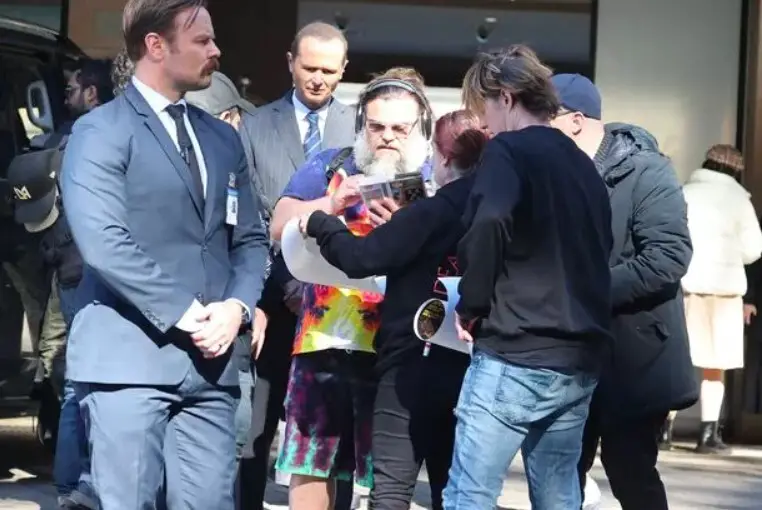 Secret Service Style Bodyguards Surround Jack Black After Bandmate’s ...